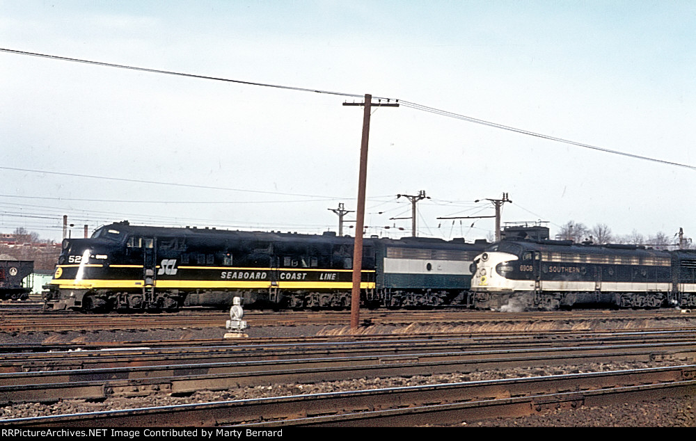 SCL 529 and Southern 6908 at Ivy City